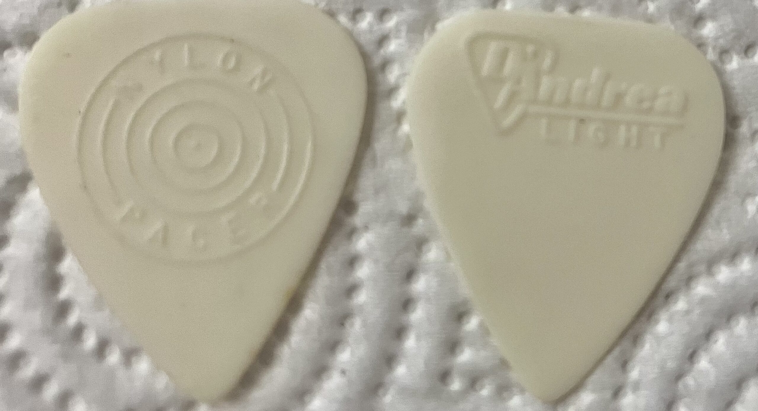 Vintage D’Andrea Guitar Pick Nylon Pacer Light molded-gripper Ivory ...
