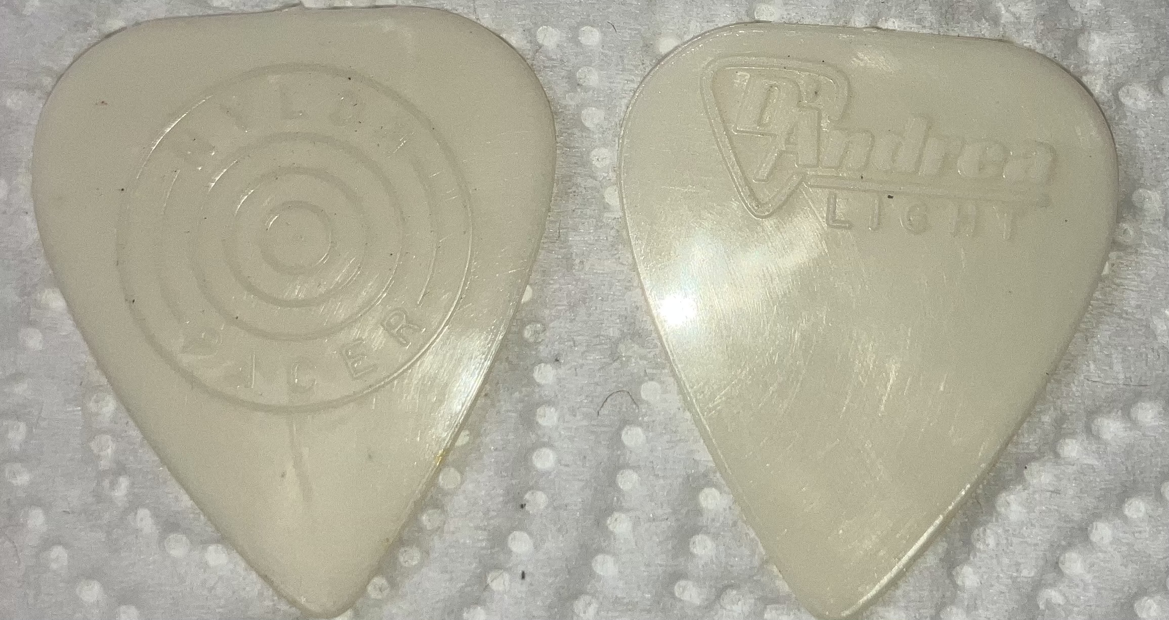 Vintage D’Andrea Guitar Pick Nylon Pacer Light molded-gripper Ivory ...